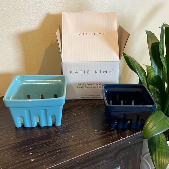 Katie Kime | Kitchen | Katie Kime Set Of 2 Berry Colanders Ceramic | Poshmark